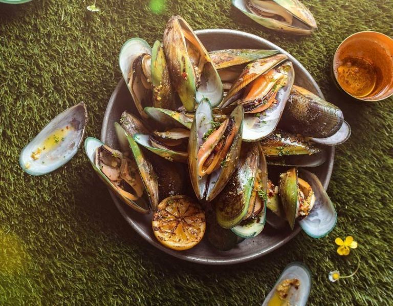 MUSSELS WITH CHILLI, LEMON & GARLIC BUTTER - Cuisine Magazine - From ...